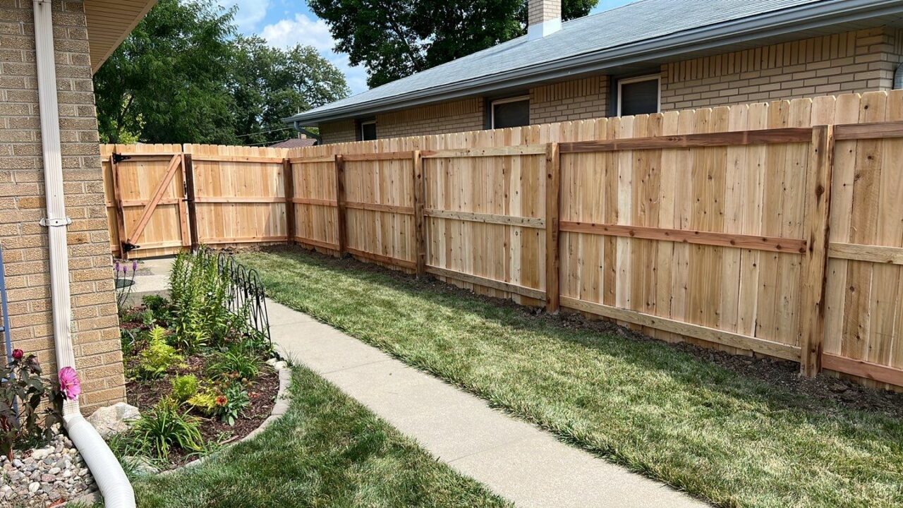 Quality Cedar Fence Pickets, 4x4 Posts, 2x4's for Sale | Milwaukee Fence Finders